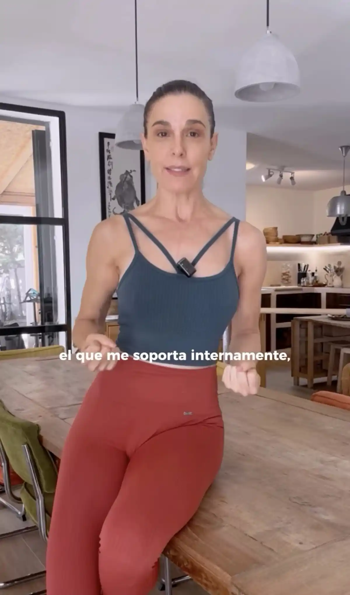 Así es el acogedor comedor de Raquel Sánchez Silva (52 años): abierto a la cocina, con una gran ...