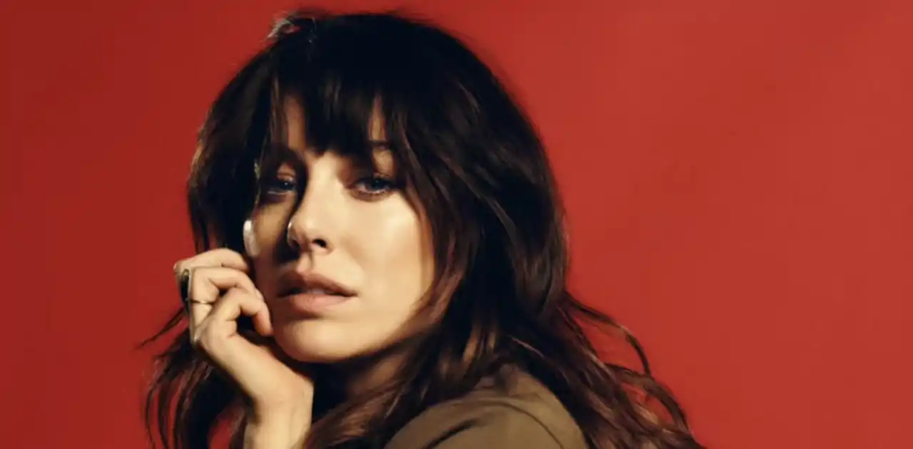 El moderno salón de Blanca Suárez (36 años) con sofá mullido y muebles ...