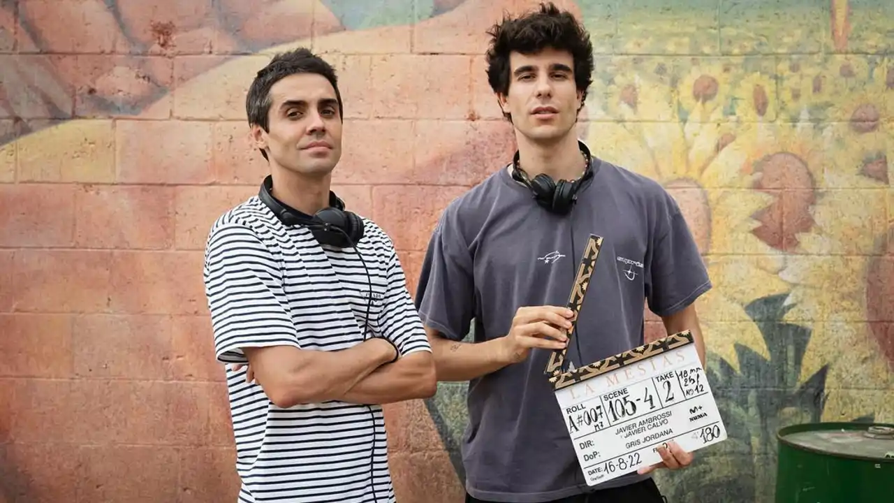 El espectacular salón de Los Javis: con espacios amplios, mucho arte y ...