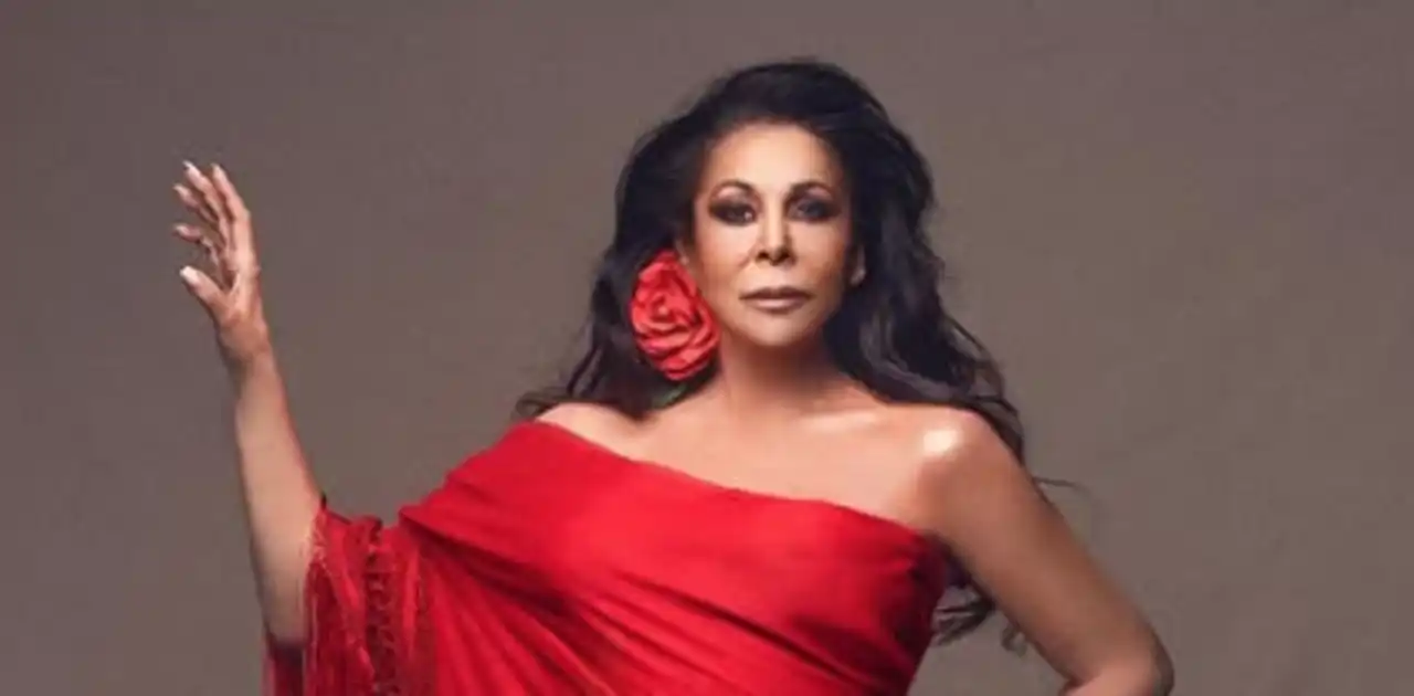 Así es el elegante árbol de Navidad de Isabel Pantoja: con efecto ...