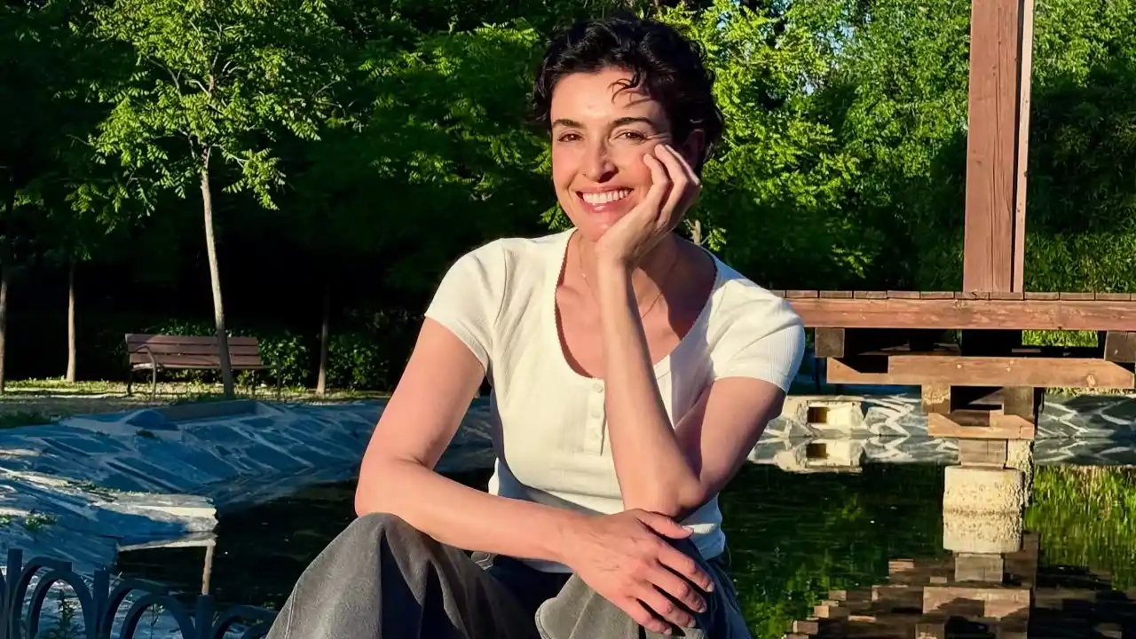 La acogedora cocina rústica de Blanca Romero: con muebles de madera ...