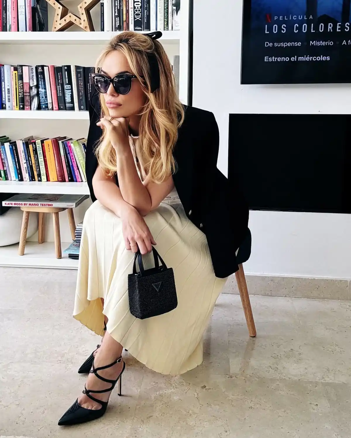 Nos colamos en el moderno salón de Patricia Conde: decorado en blanco ...