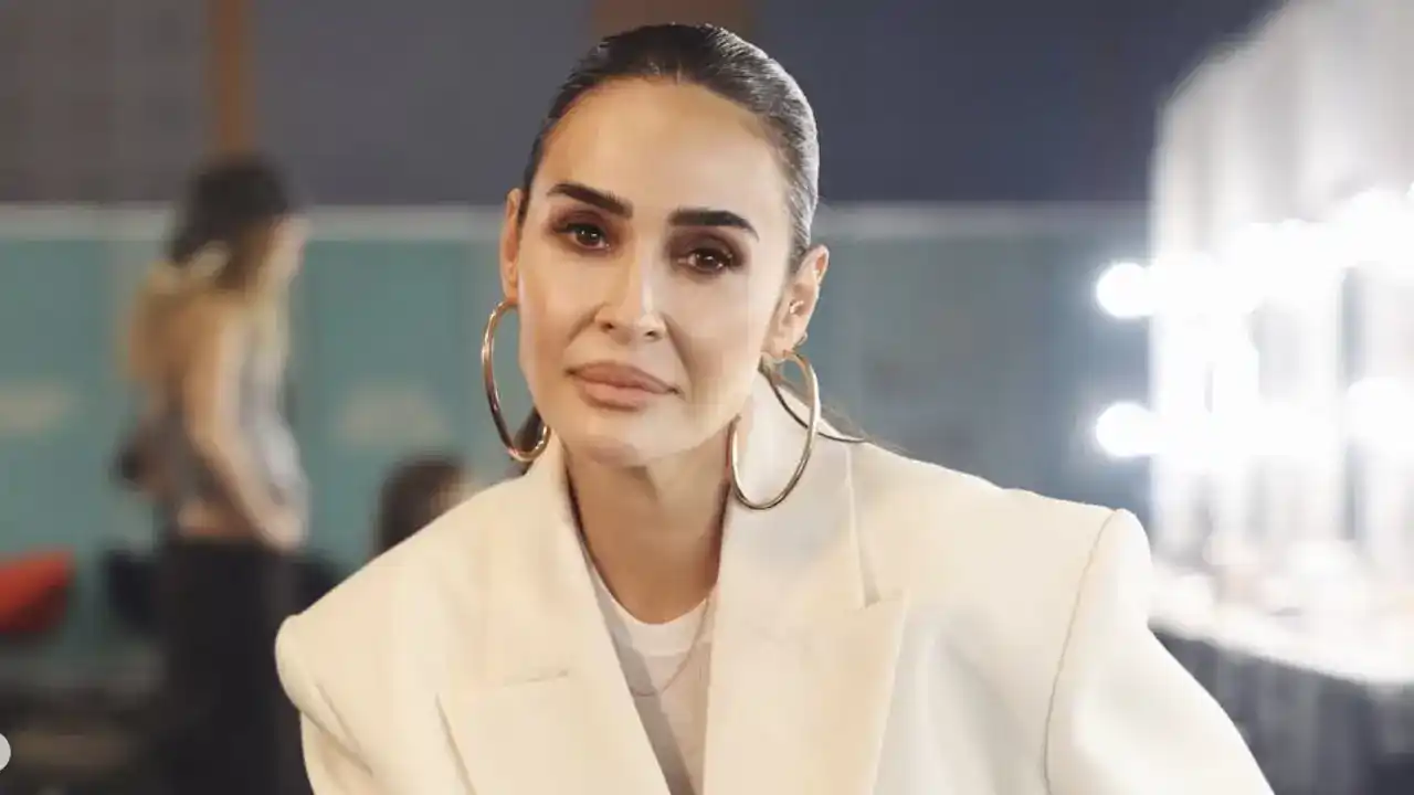 El minimalista salón de Vicky Martín Berrocal: decorado en blanco, con ...